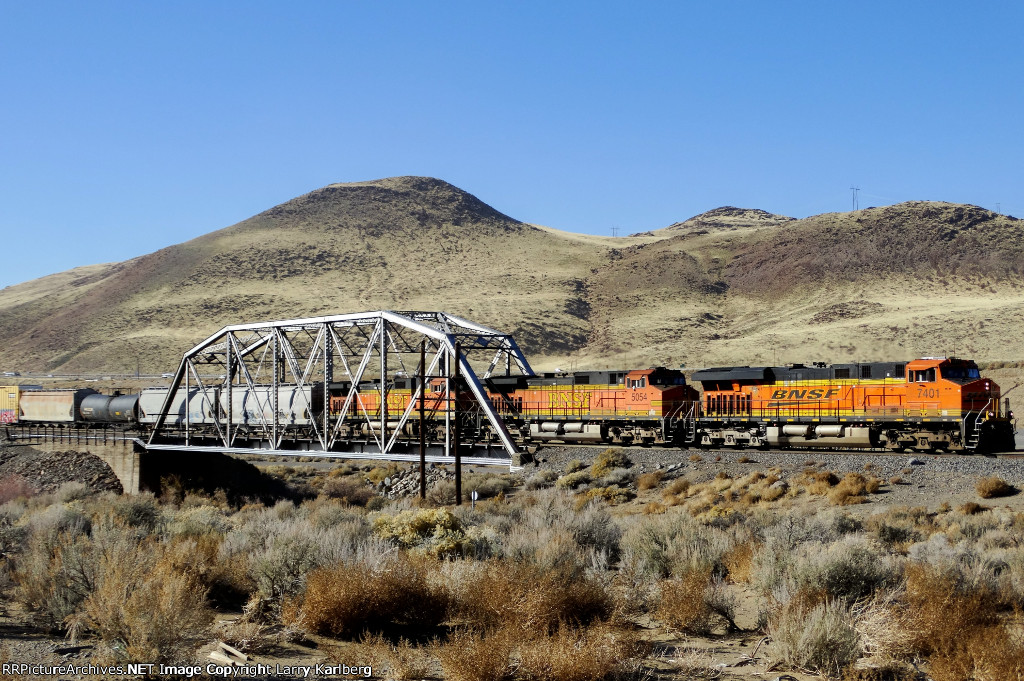 BNSF 7401